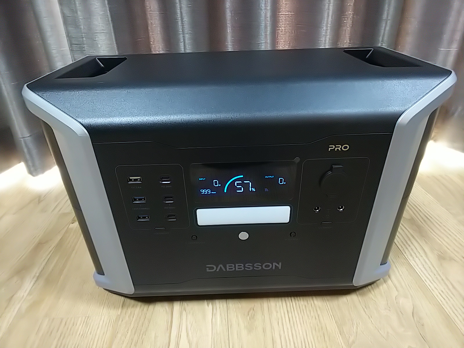【Dabbsson】ポータブル電源 DBS1400Proをオール電化車中泊で徹底レビューします - シニアからのライトなキャンピングカー生活